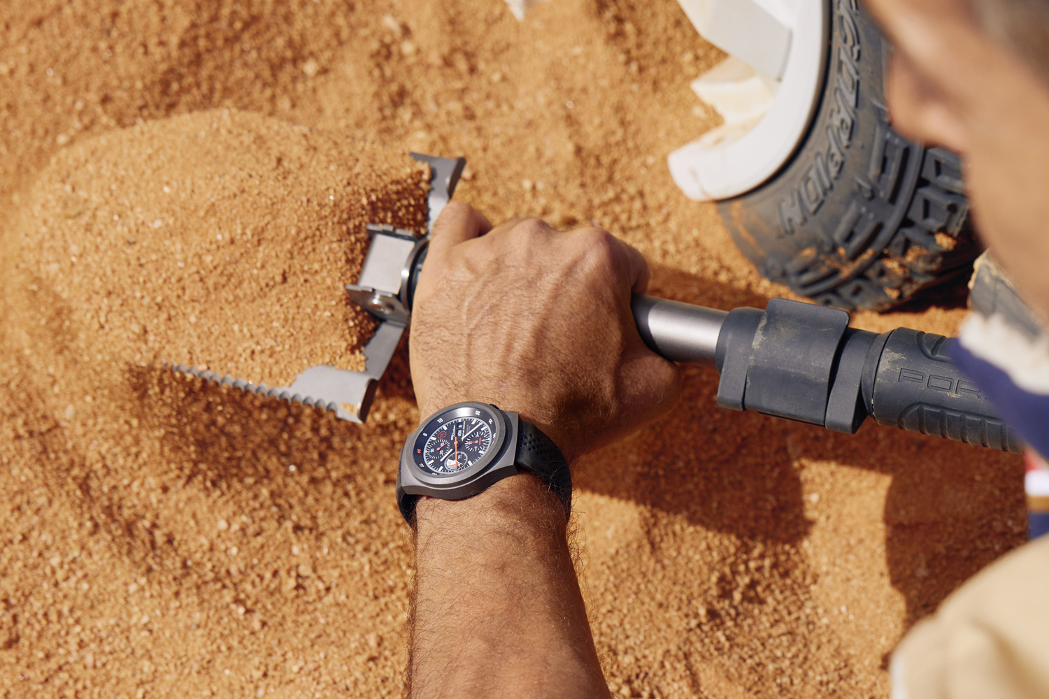 Porsche Design präsentiert zwei neue Chronographen und eine Weltneuheit