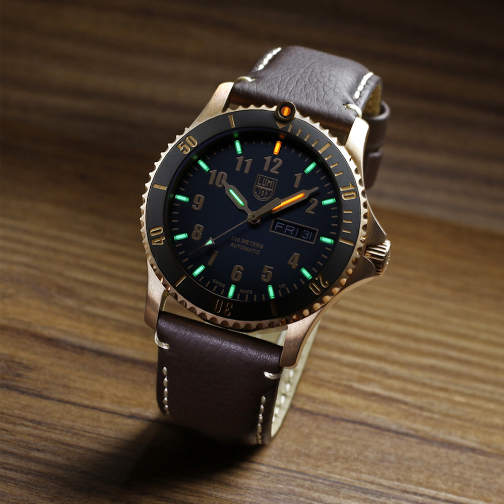 Neues mechanisches Luminox-Modell kommt in stylischem Bronze