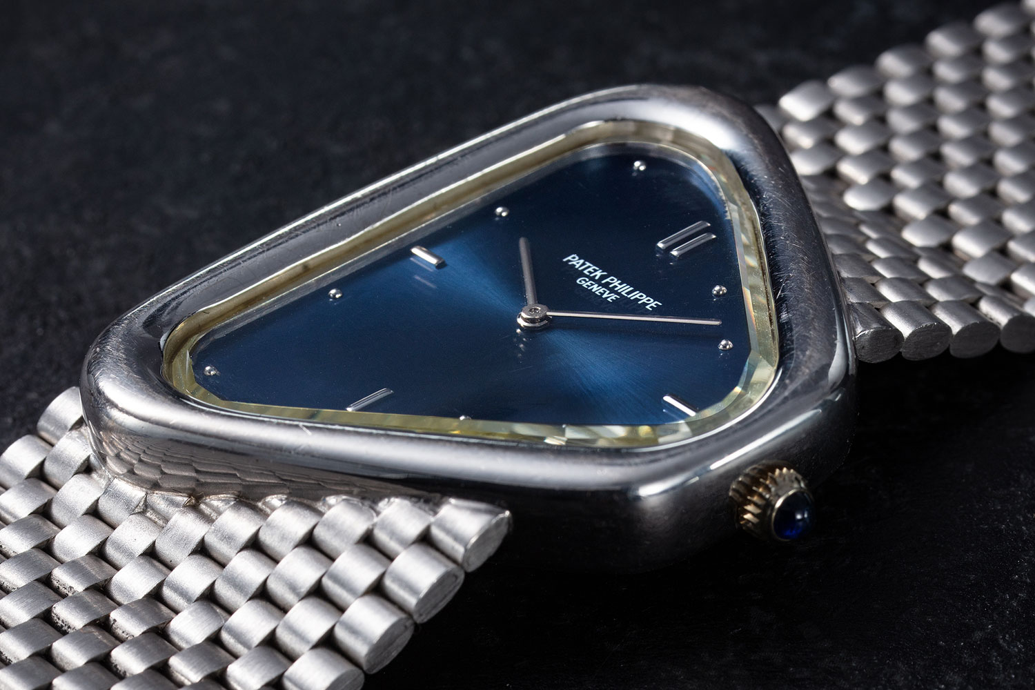 Dreiecks-Uhr von Patek Philippe mit Diamant-Uhrenglas kommt unter den ...