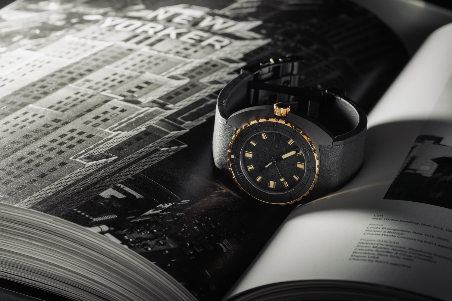 Schwarze Keramik + 18 Karat Gold = elegante Toolwatch von Doxa